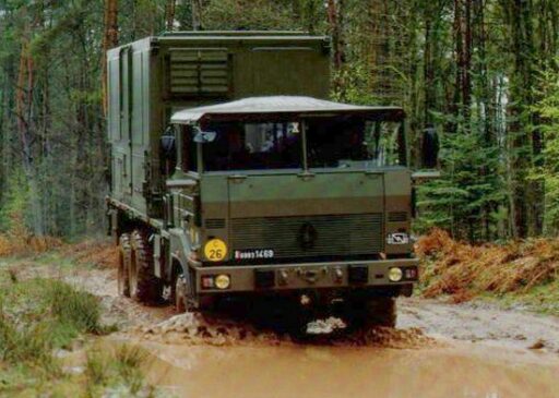 Renault TRM 10000 (1985-1996) - l'Automobile Ancienne