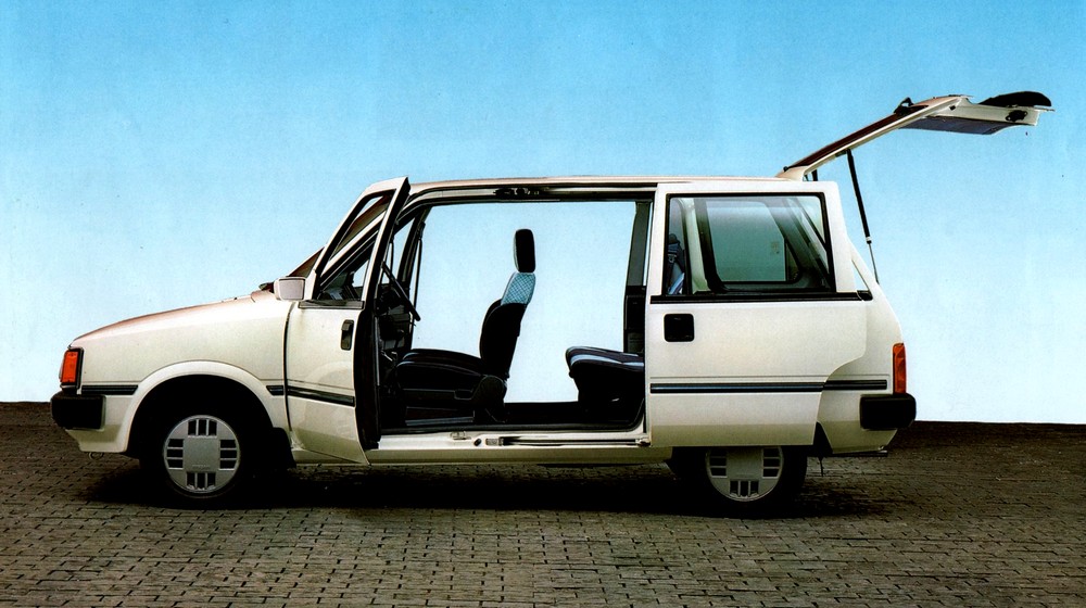 Nissan Prairie (1982-1988) - l'Automobile Ancienne