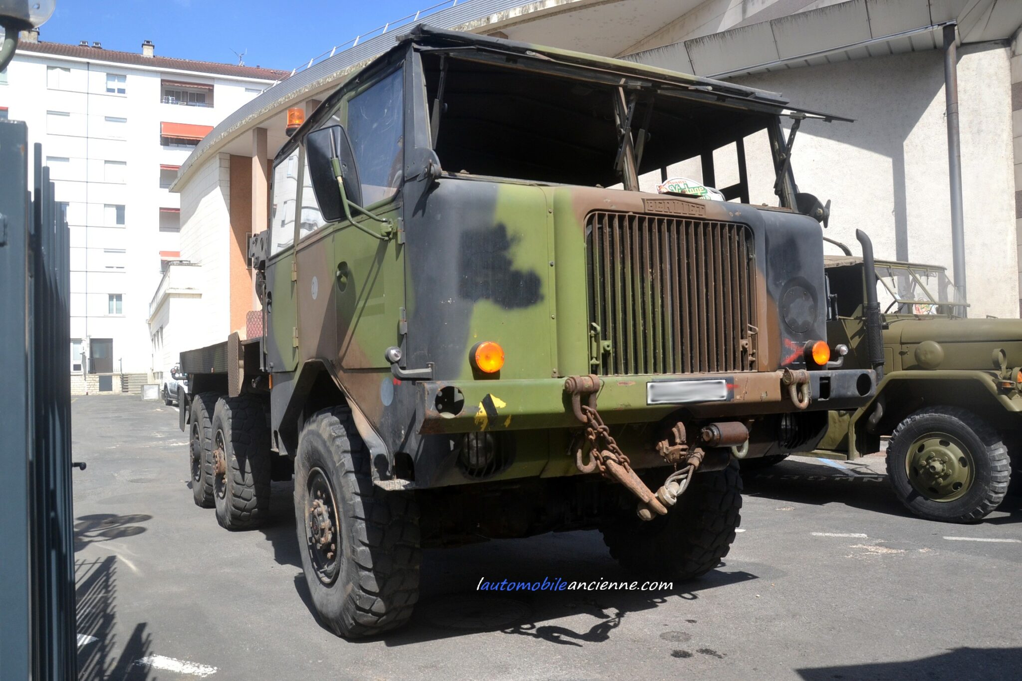 Renault TRM 10000 (1985-1996) - l'Automobile Ancienne