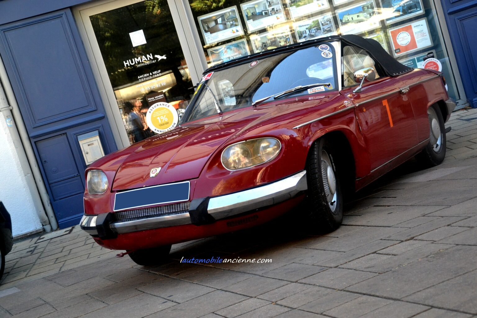 La page de la Panhard 24 - l'Automobile Ancienne