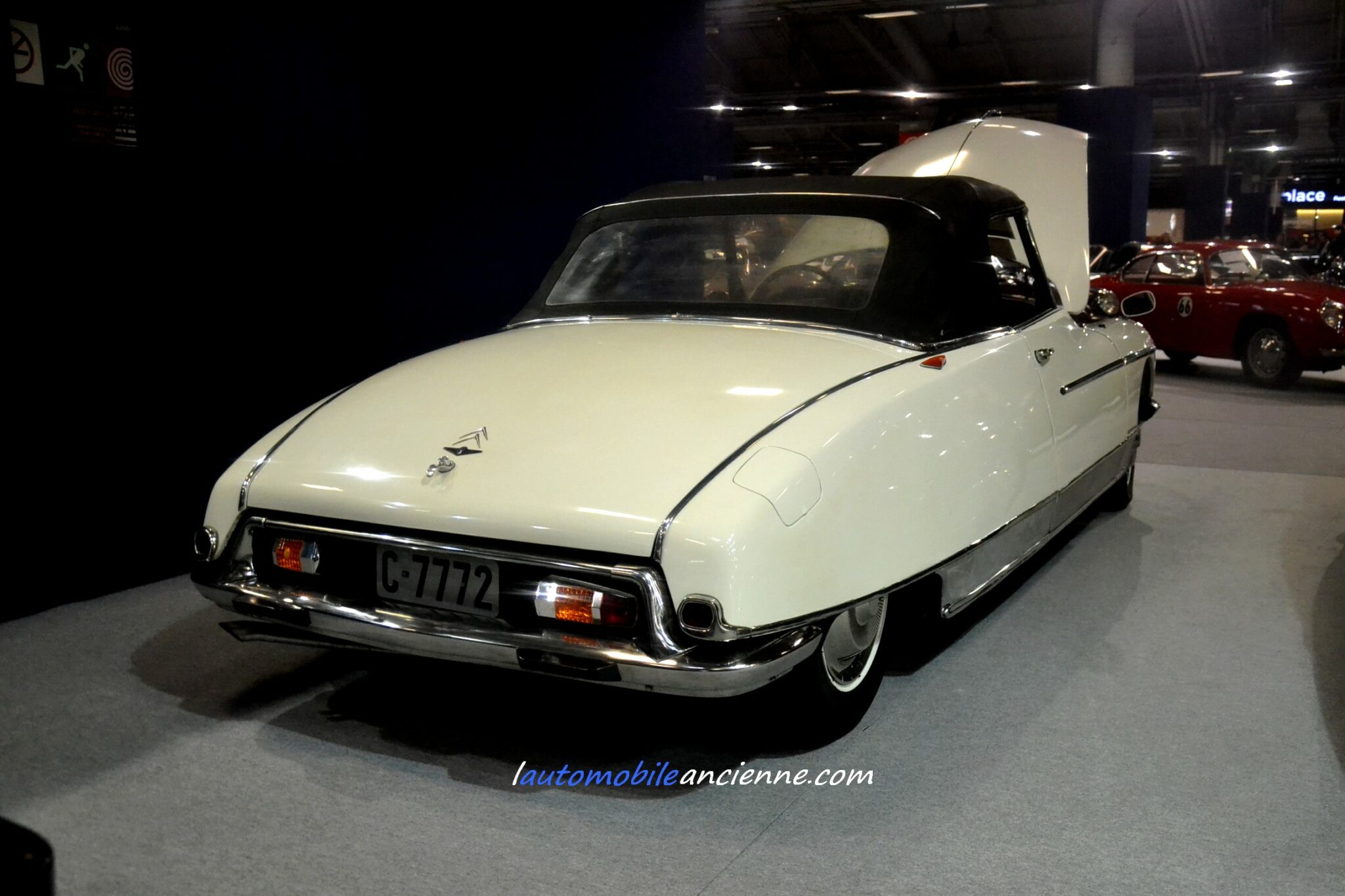 La page de la Citroën DS (1955-1975) - l'Automobile Ancienne