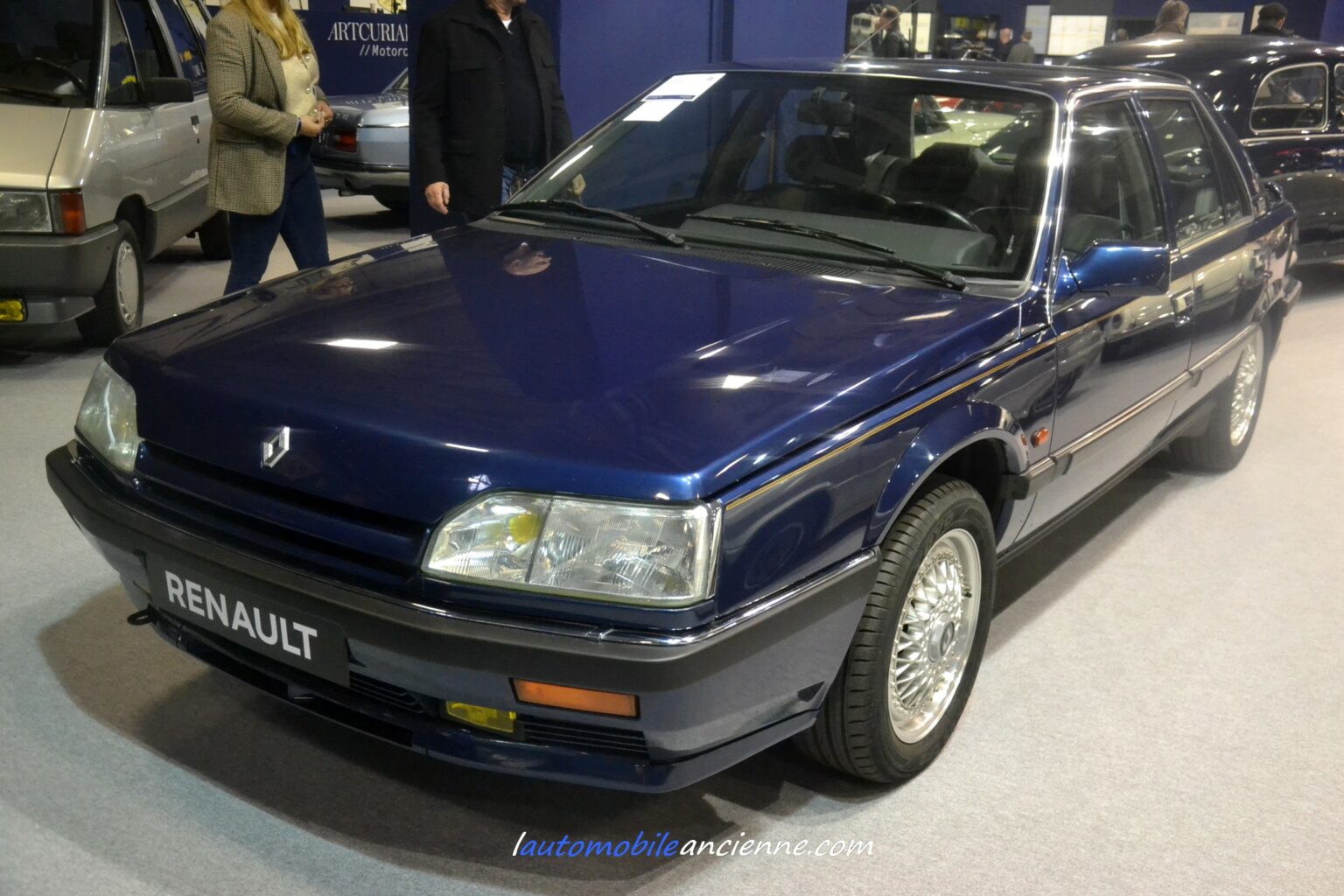 Bleu Sport 449 (nuancier Renault) - l'Automobile Ancienne
