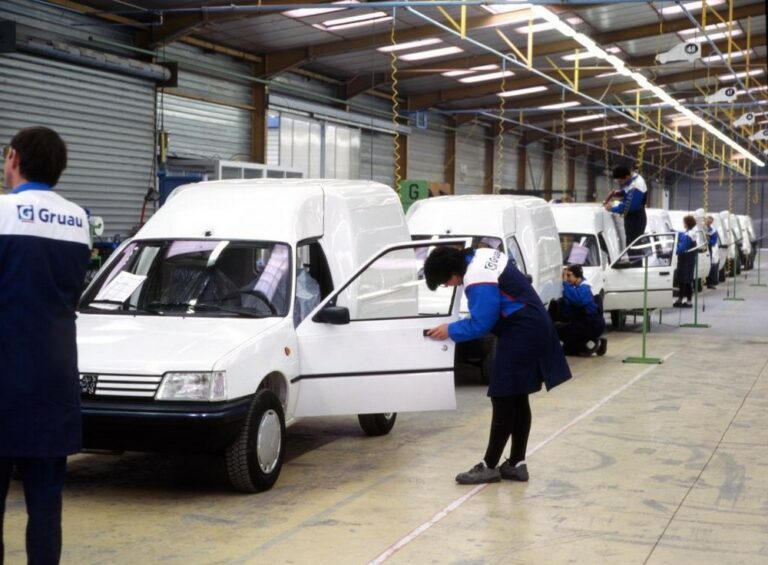 Peugeot 205 F (1994-1996) - l'Automobile Ancienne