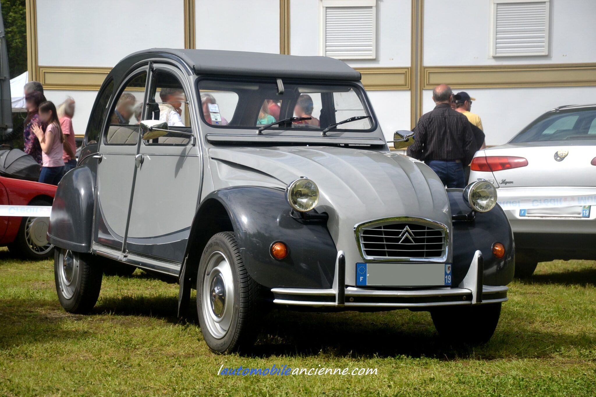 La page de la Citroën 2CV Charleston - l'Automobile Ancienne