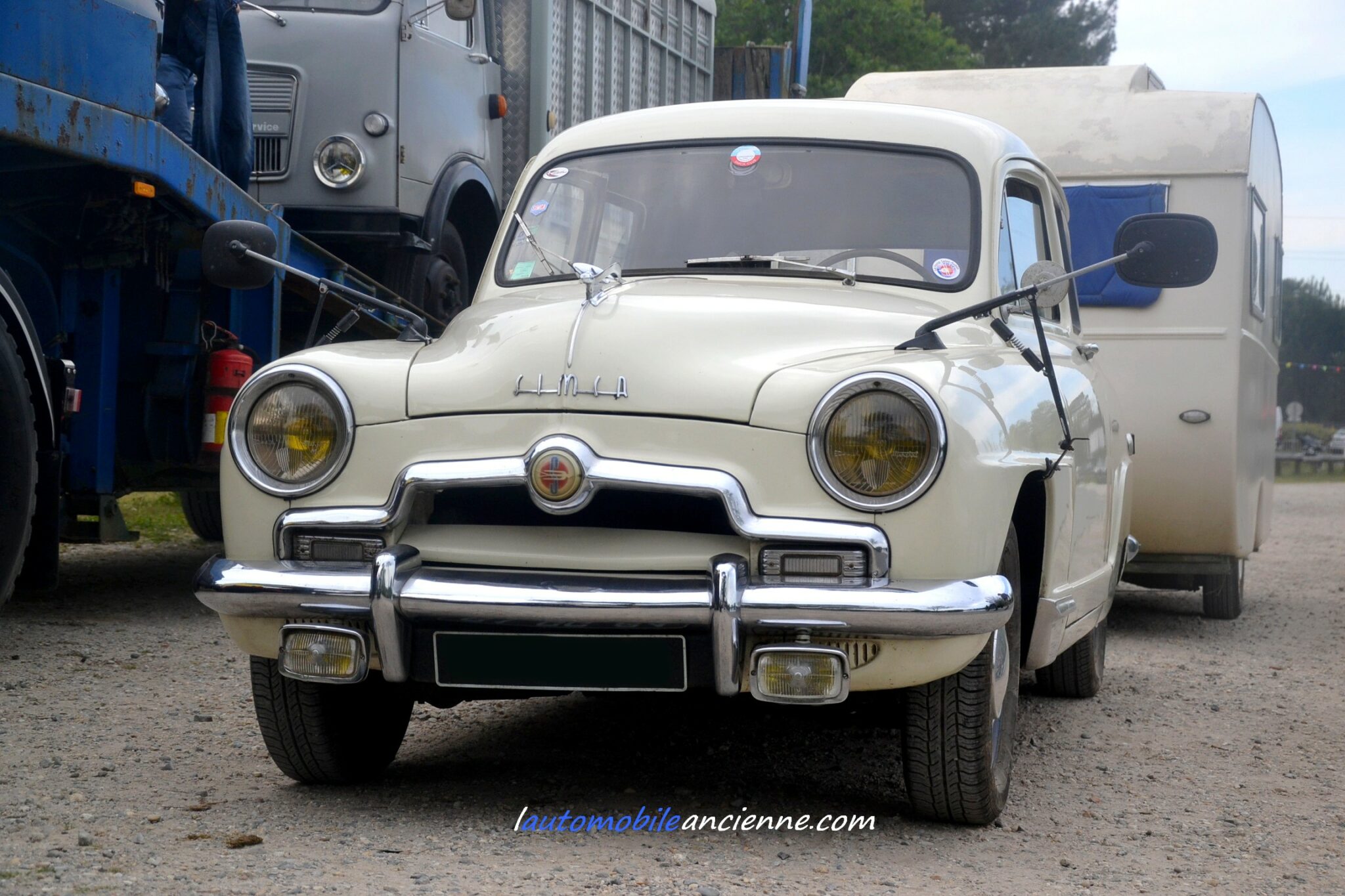 La page de la Simca Aronde - l'Automobile Ancienne