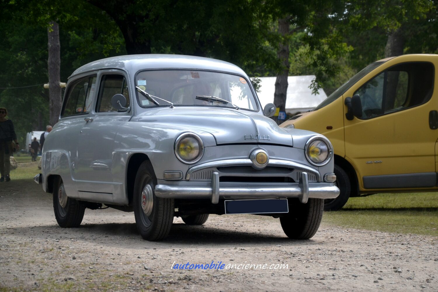 La page de la Simca Aronde - l'Automobile Ancienne
