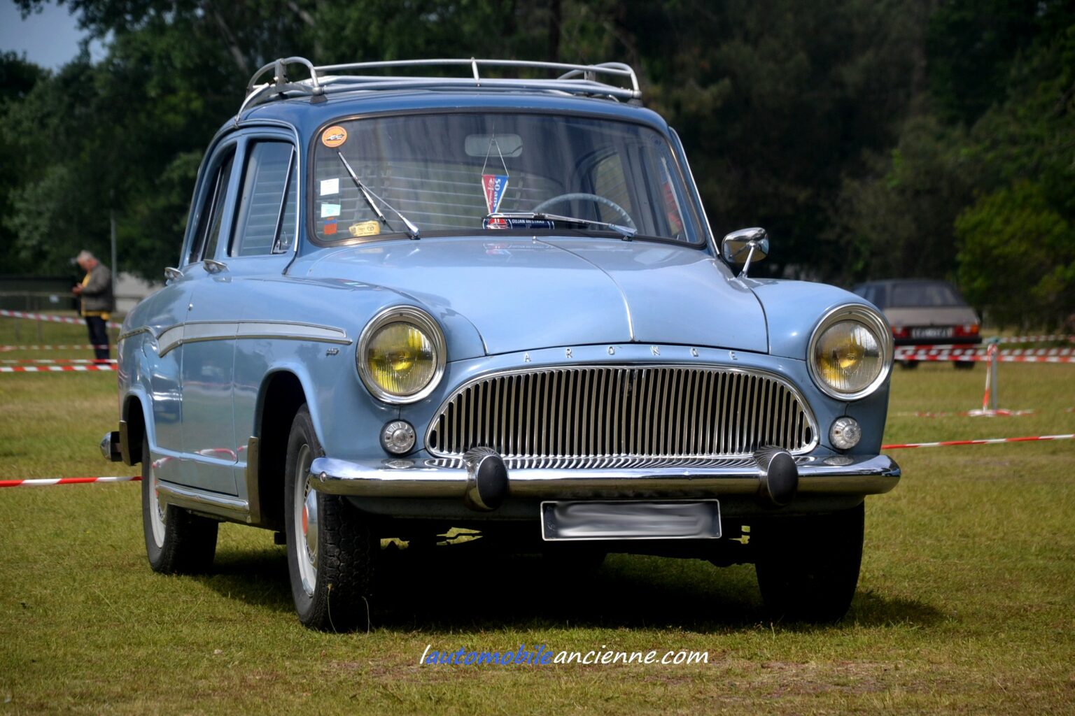 La page de la Simca Aronde - l'Automobile Ancienne