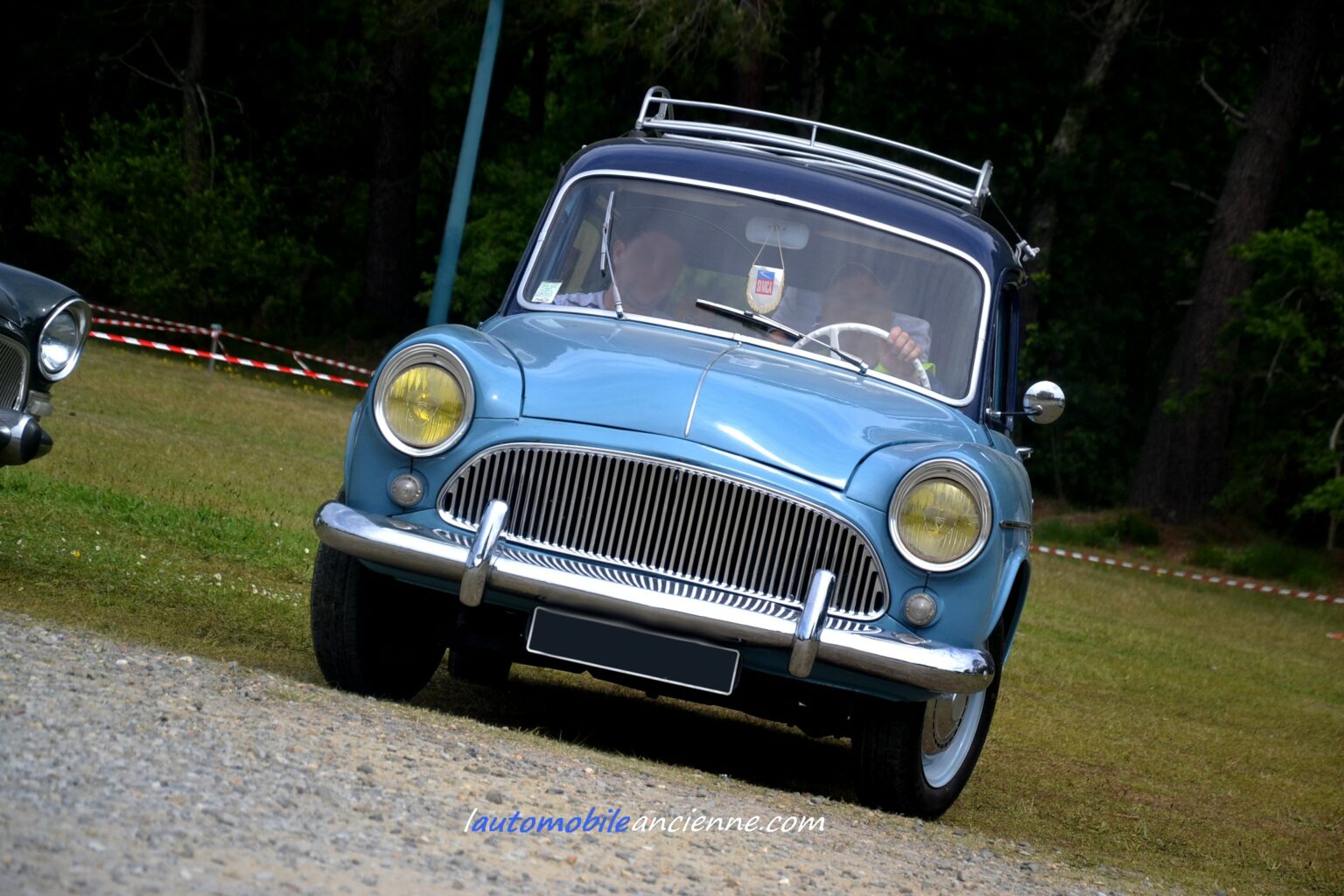 La page de la Simca Aronde - l'Automobile Ancienne