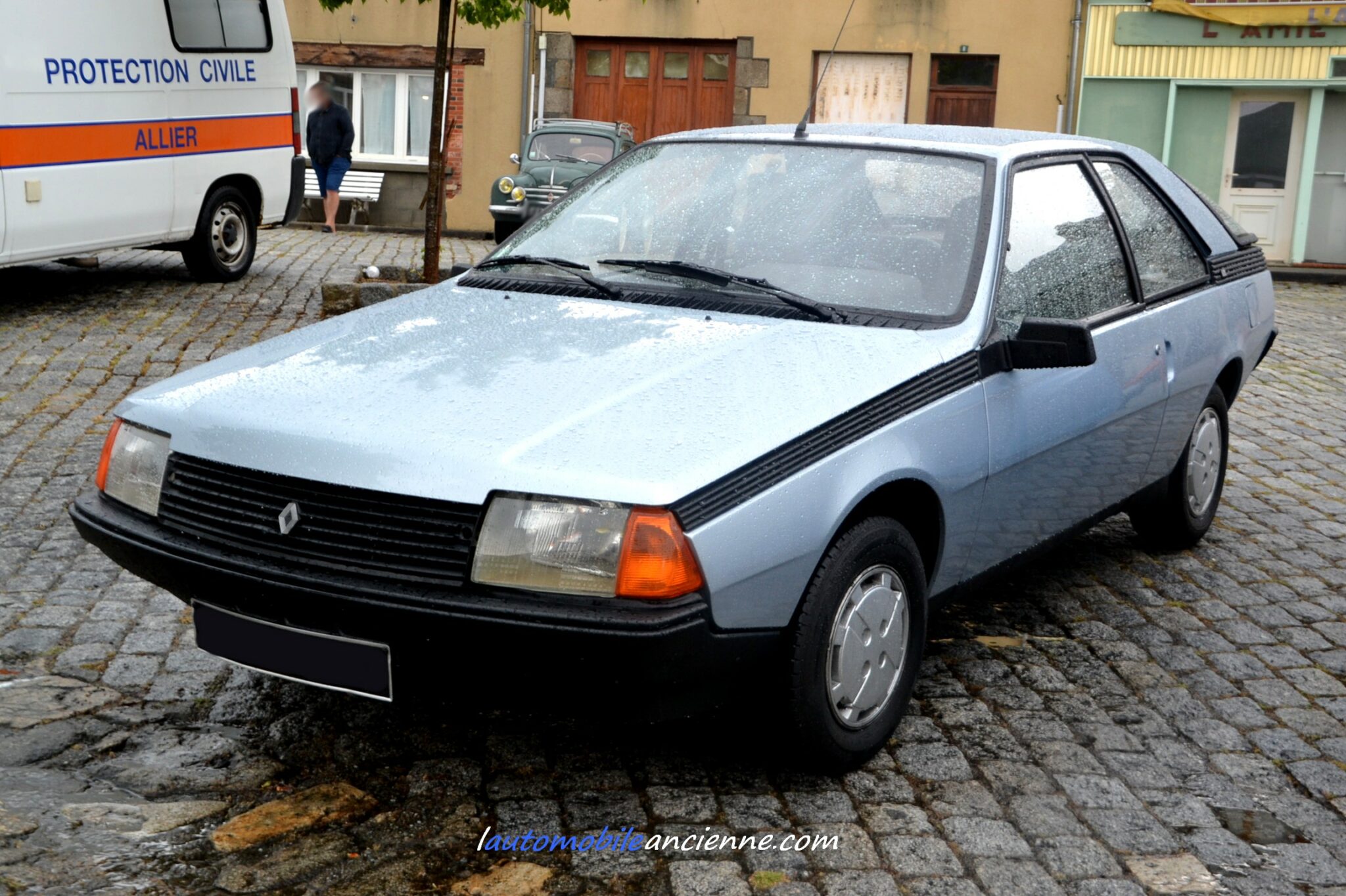 La page des Renault 15 & 17 - l'Automobile Ancienne